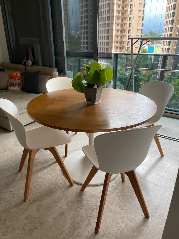Scandi Design Rounding Tulip Dining Table and 4 Dining Chairs ...