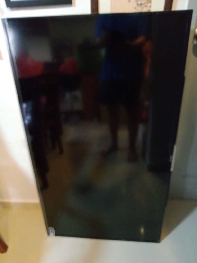 Used tv.. screen spoil, TV & Home Appliances, TV & Entertainment, TV on ...