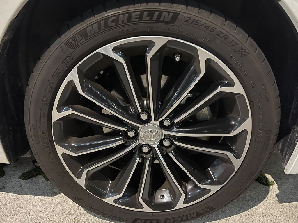 17” Toyota altis 5x100 rim and Michelin PS4, Car Accessories, Tyres ...