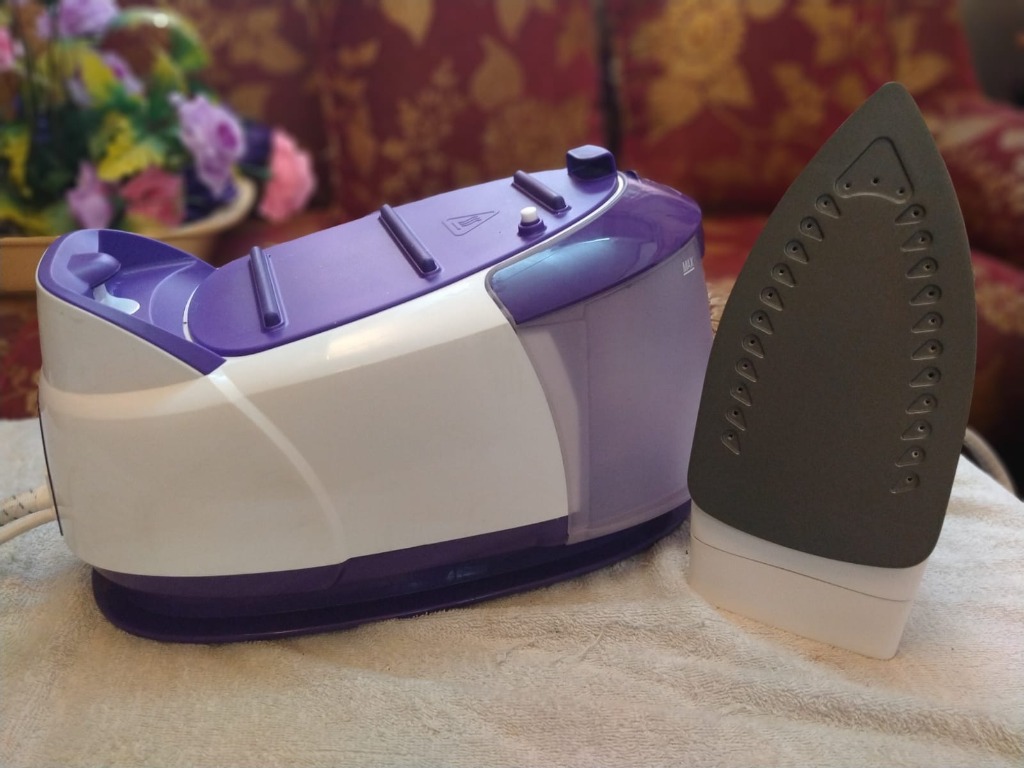 EasyHome Steam Station Iron, TV & Home Appliances, Irons & Steamers on ...
