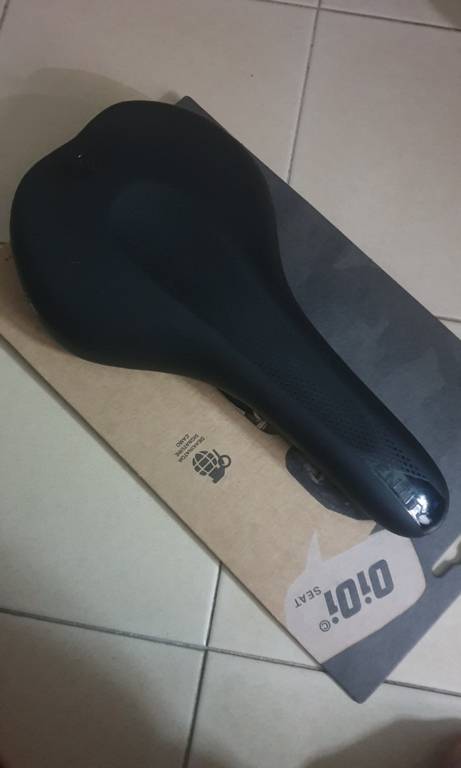 Entity void saddle, Sports Equipment, Bicycles & Parts, Parts & Accessories on Carousell