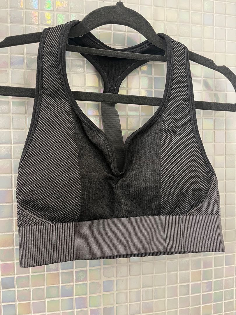 Gymshark bra, Women's Fashion, Activewear on Carousell