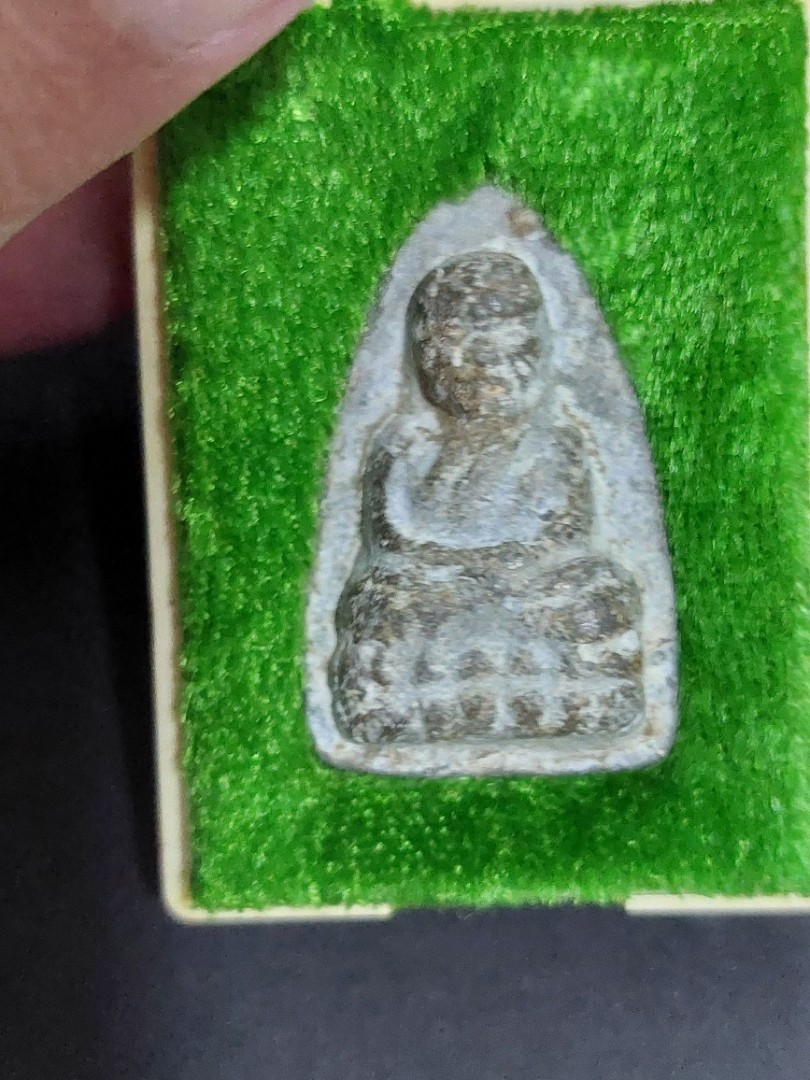 LP Thuad Wat Chang Hai - Thai amulet, Hobbies & Toys, Memorabilia ...