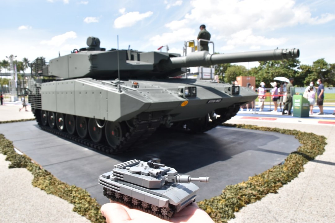 Mini Leopard 2SG model, Hobbies & Toys, Toys & Games on Carousell