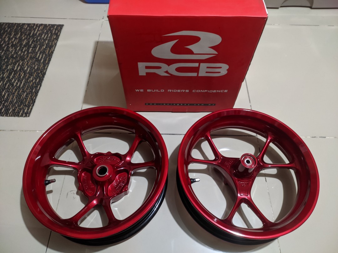 NMAX V2/2.1 STOCK MAGS CANDY RED, Motorbikes, Motorbike Parts ...