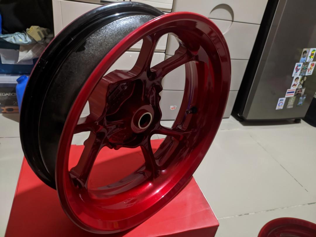 NMAX V2/2.1 STOCK MAGS CANDY RED, Motorbikes, Motorbike Parts ...