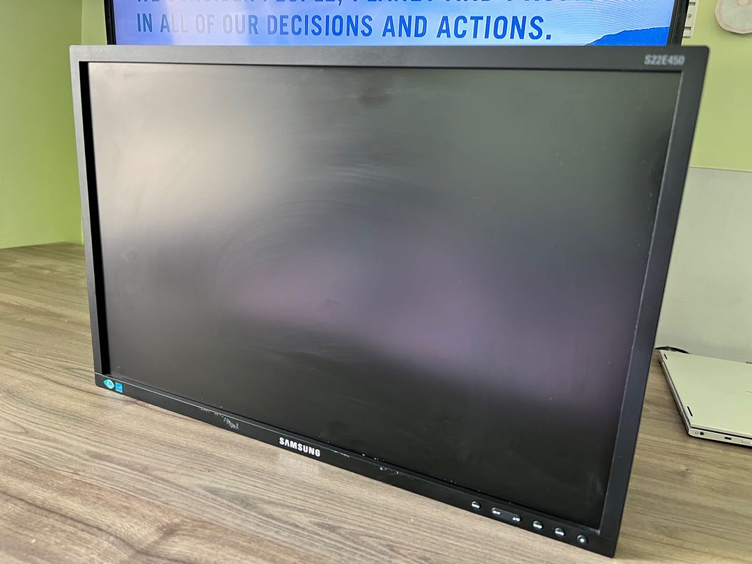 Samsung S22E450 monitor, Computers & Tech, Desktops on Carousell
