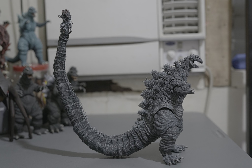 S.H. Monsterarts Shin Godzilla (Frozen Version), Hobbies & Toys, Toys ...