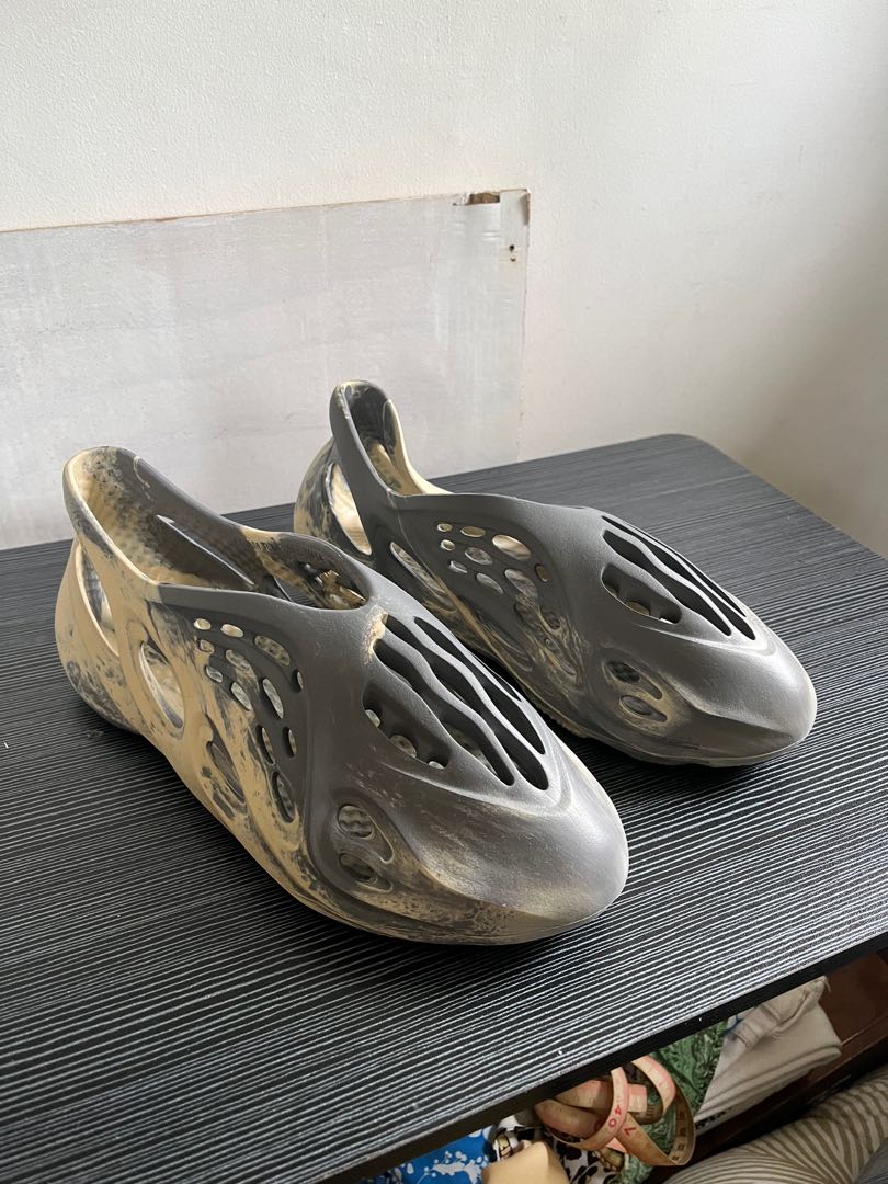 Yeezy Foam Runner Moon Grey, Men's Fashion, Footwear, Sneakers on Carousell