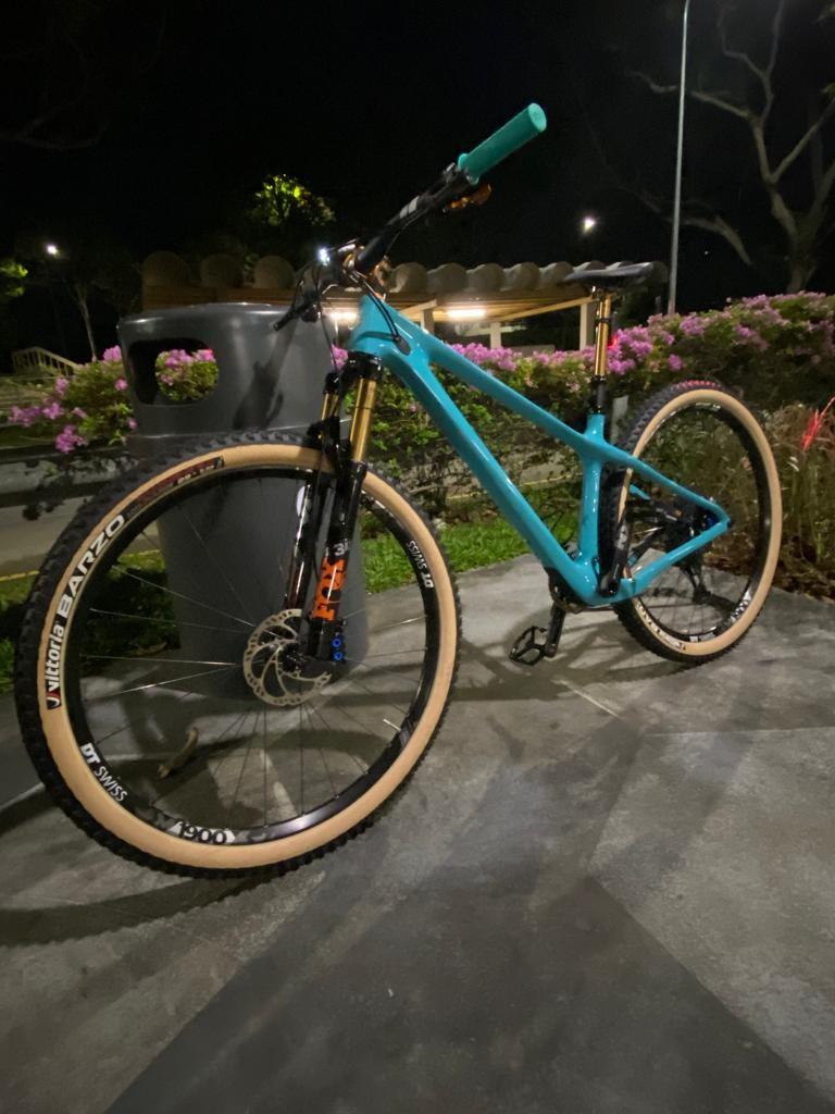 Yeti Arc 2021 Turquoise Custom build, Sports Equipment, Bicycles ...
