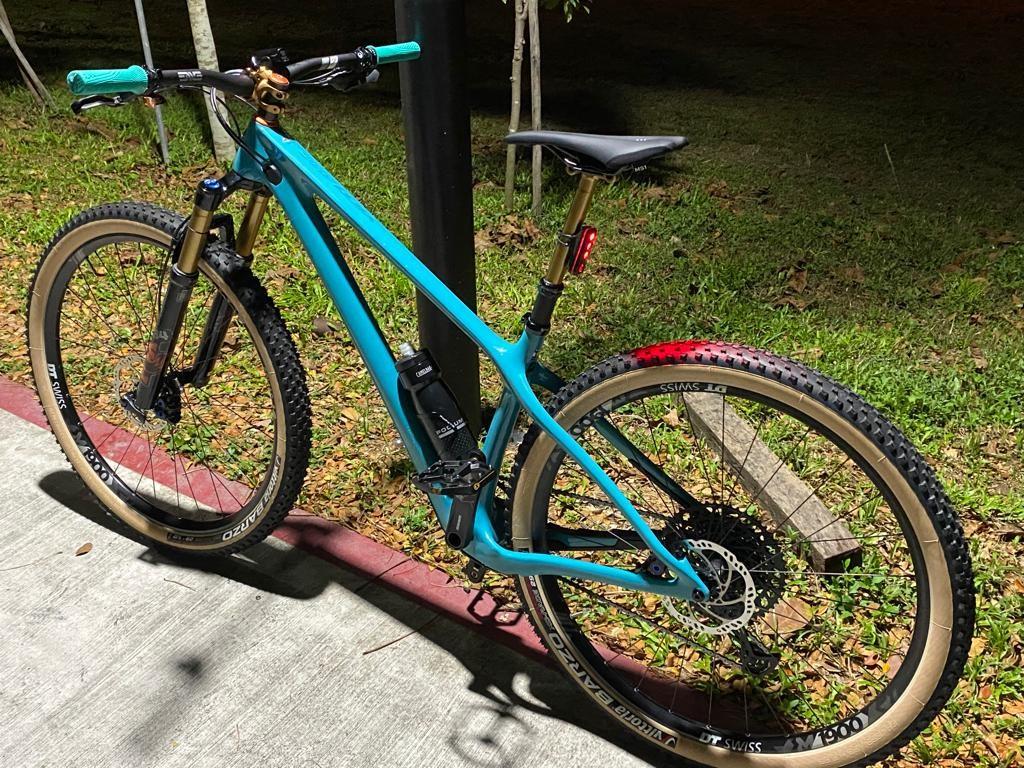 Yeti Arc 2021 Turquoise Custom build, Sports Equipment, Bicycles ...
