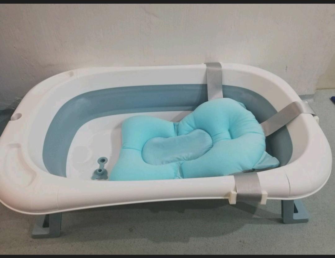 Baby buth tub with cusion, Babies & Kids, Bathing & Changing, Bathtub ...