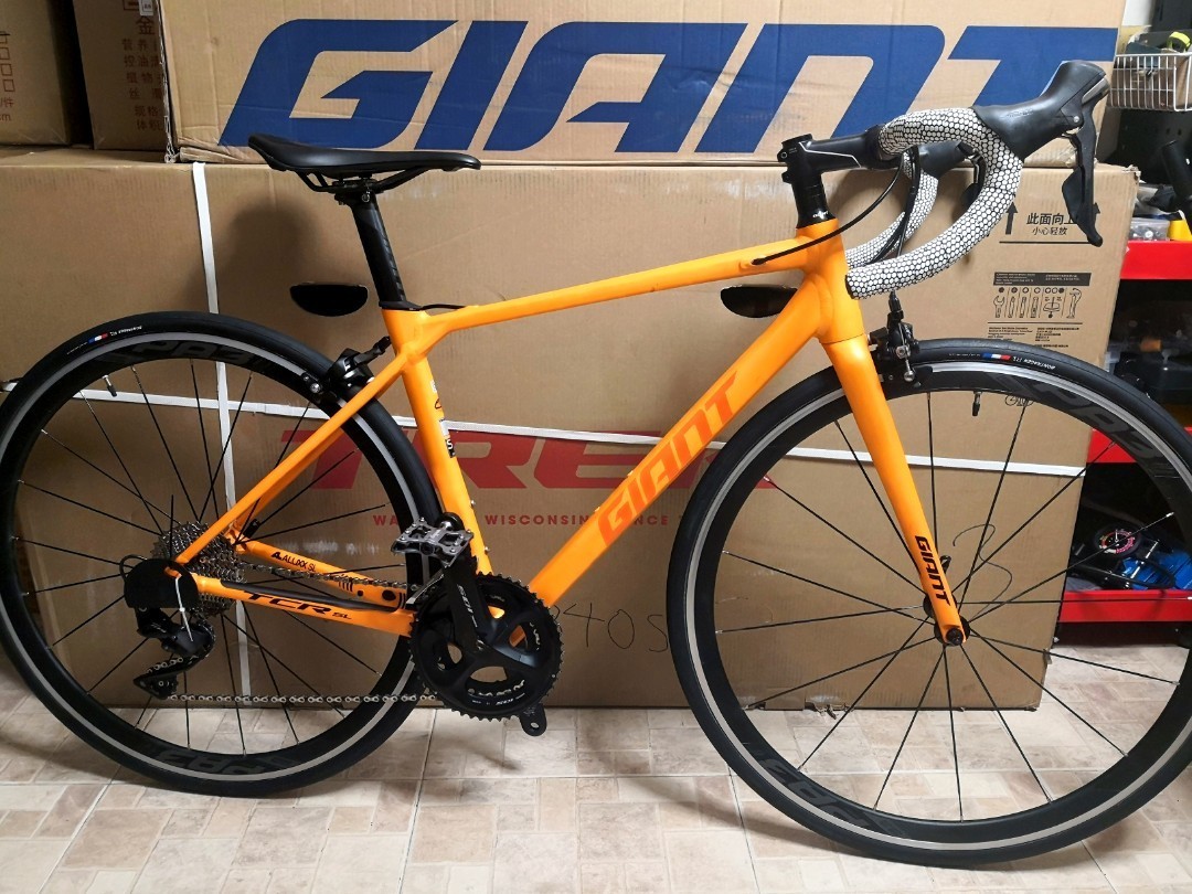 Giant SL1 roadbike, S size, Ultegra and R7000 105 set, Sports Equipment ...