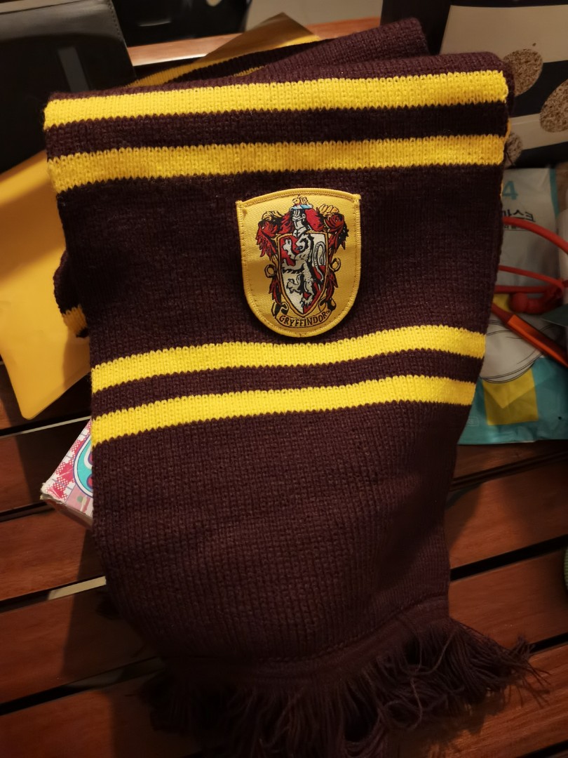 Gryffindor Scarf, Women's Fashion, Watches & Accessories, Scarves on ...