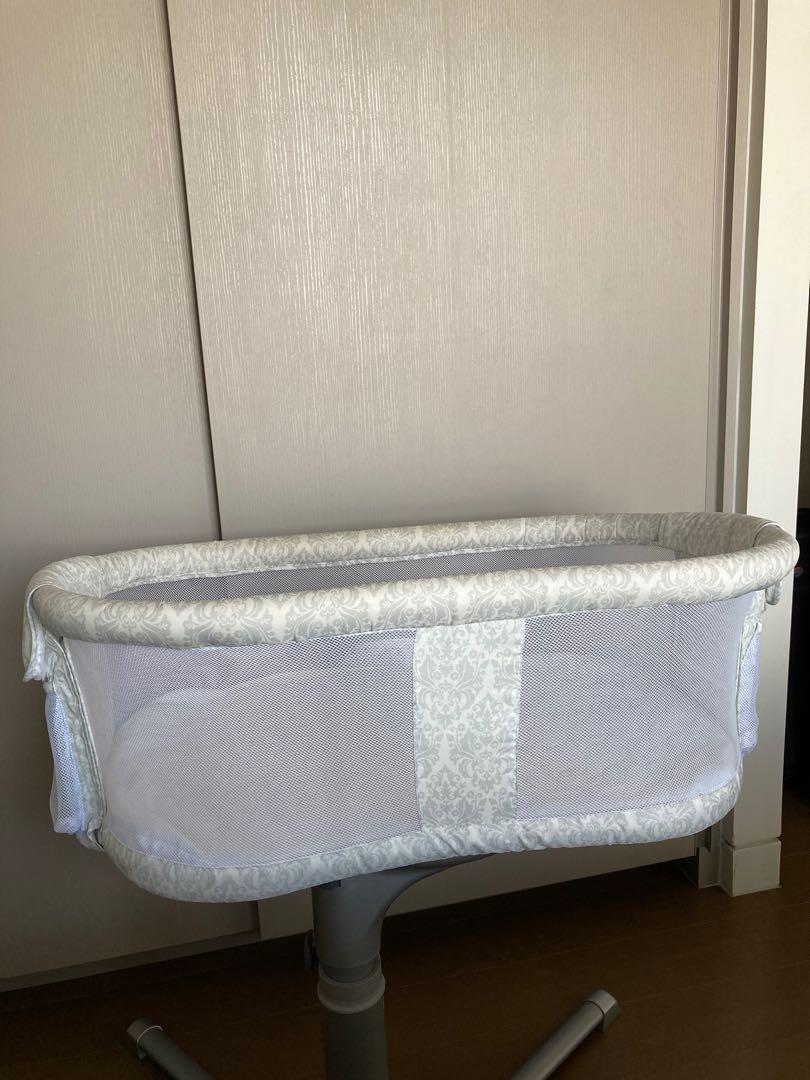 Halo Bassinet Cot Swivel Sleeper with Mobile, Babies & Kids, Baby ...