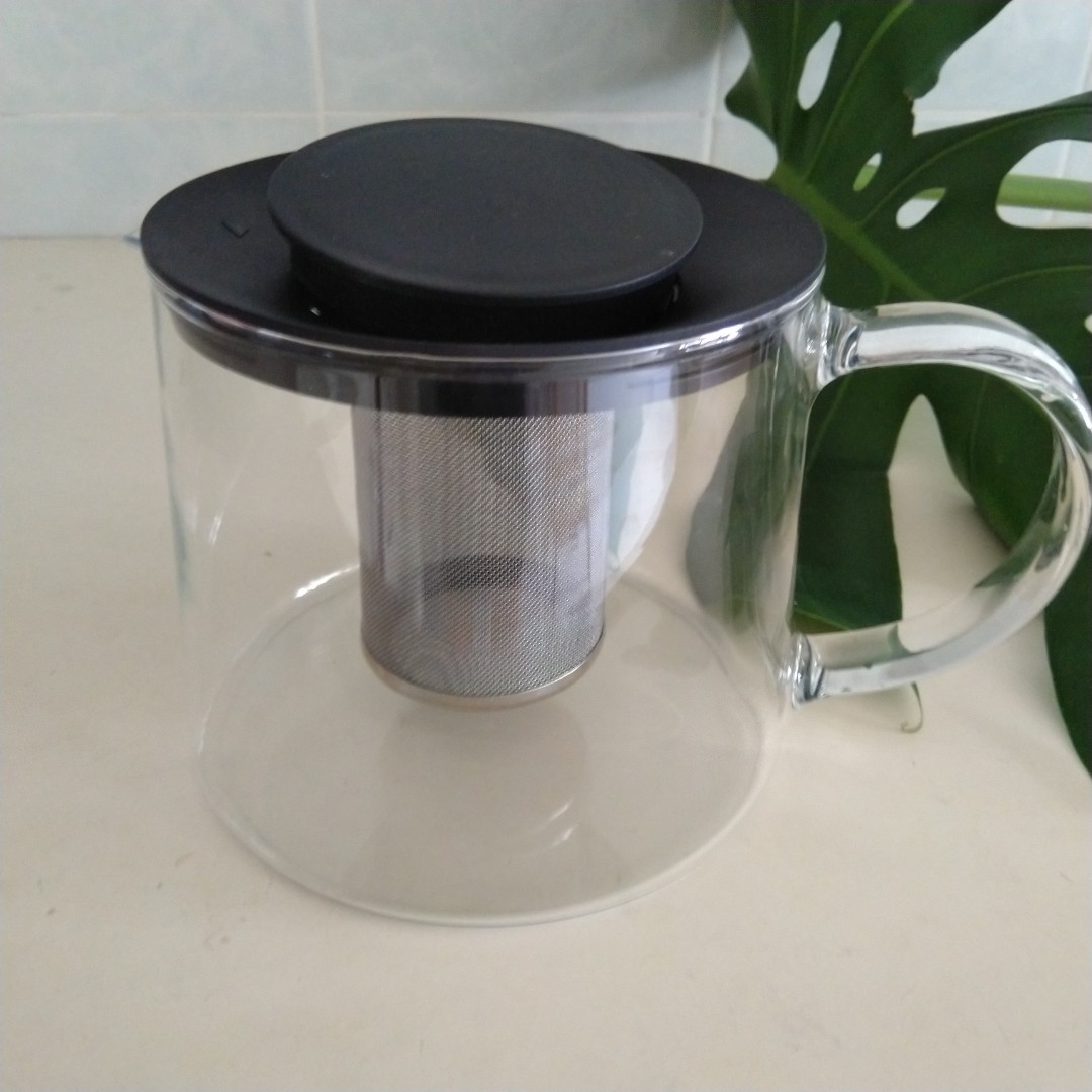 IKEA Large 2 litre capacity teapot with strainer, Furniture & Home ...