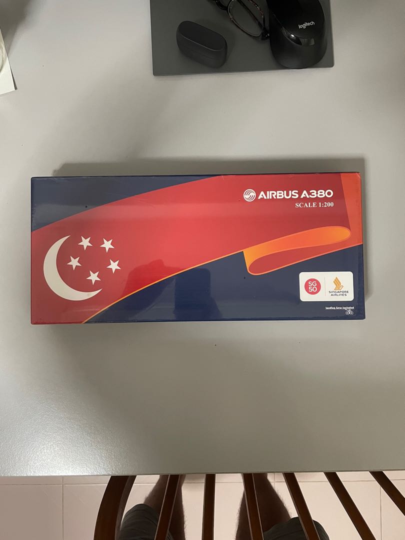*RARE* SG50 Singapore Airlines A380, Hobbies & Toys, Memorabilia ...