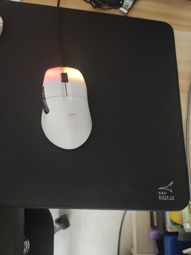 Roccat kone pro rgb gaming mouse, 電腦＆科技, 電腦周邊及配件, 電腦滑鼠及相關產品 - Carousell