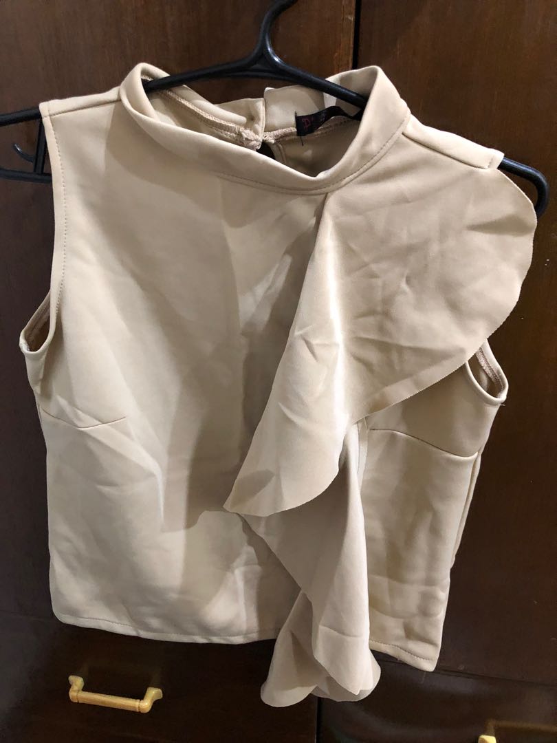 Structured blouse, Women's Fashion, Tops, Blouses on Carousell