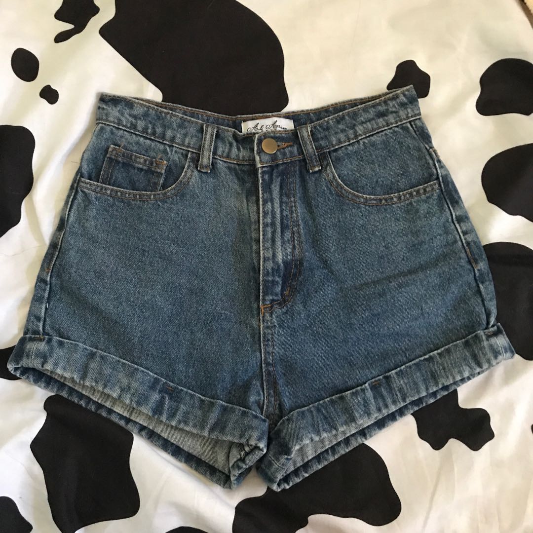 AA Style - Aili Artisan, Women's Fashion, Bottoms, Shorts on Carousell