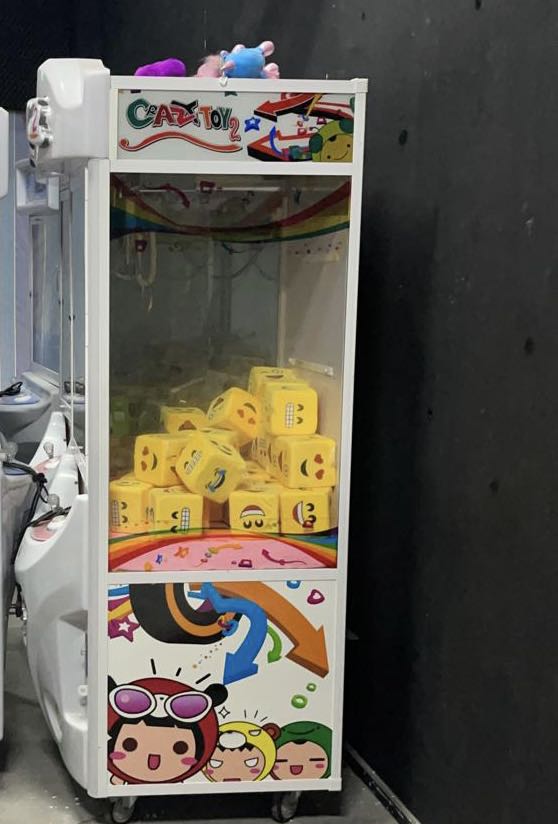 Claw Machine, Mobile Phones & Gadgets, Other Gadgets on Carousell
