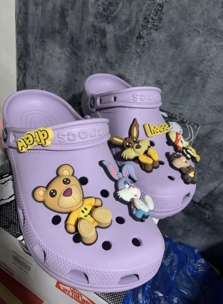 CROCS DREW V2, Women's Fashion, Footwear, Slippers and slides on Carousell