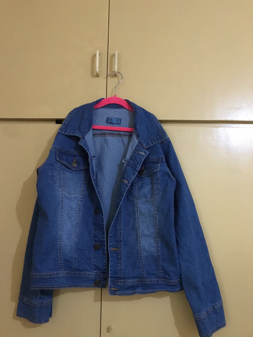 Denim jacket, Women's Fashion, Coats, Jackets and Outerwear on Carousell