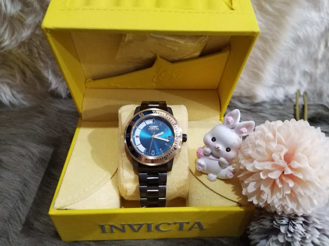 Invicta Gunmetal Blue Dial, Luxury, Watches on Carousell