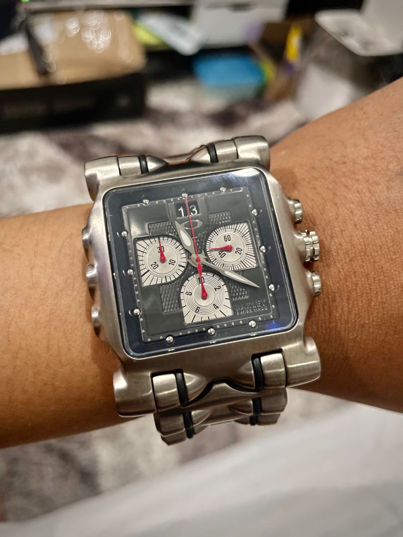 Oakley Minute Machine watch Black dial, Men's Fashion, Watches ...