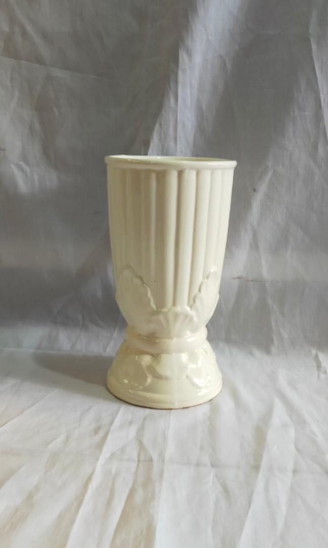 Pot atau vase bunga keramik., Perabotan Rumah di Carousell