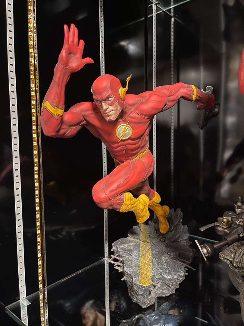 Sideshow Premium Format Flash Exclusive 1/4 statue, Hobbies & Toys ...