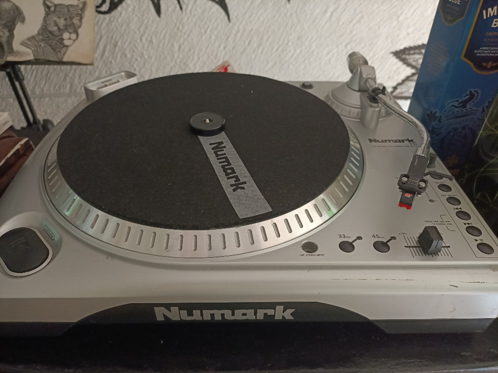 TTi USB Turntable with Pitch Control & Universal Dock, Audio, Other ...