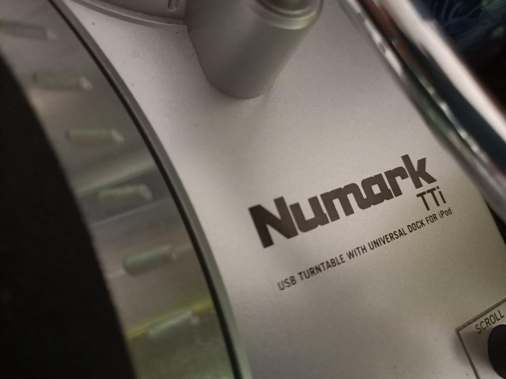 TTi USB Turntable with Pitch Control & Universal Dock, Audio, Other ...