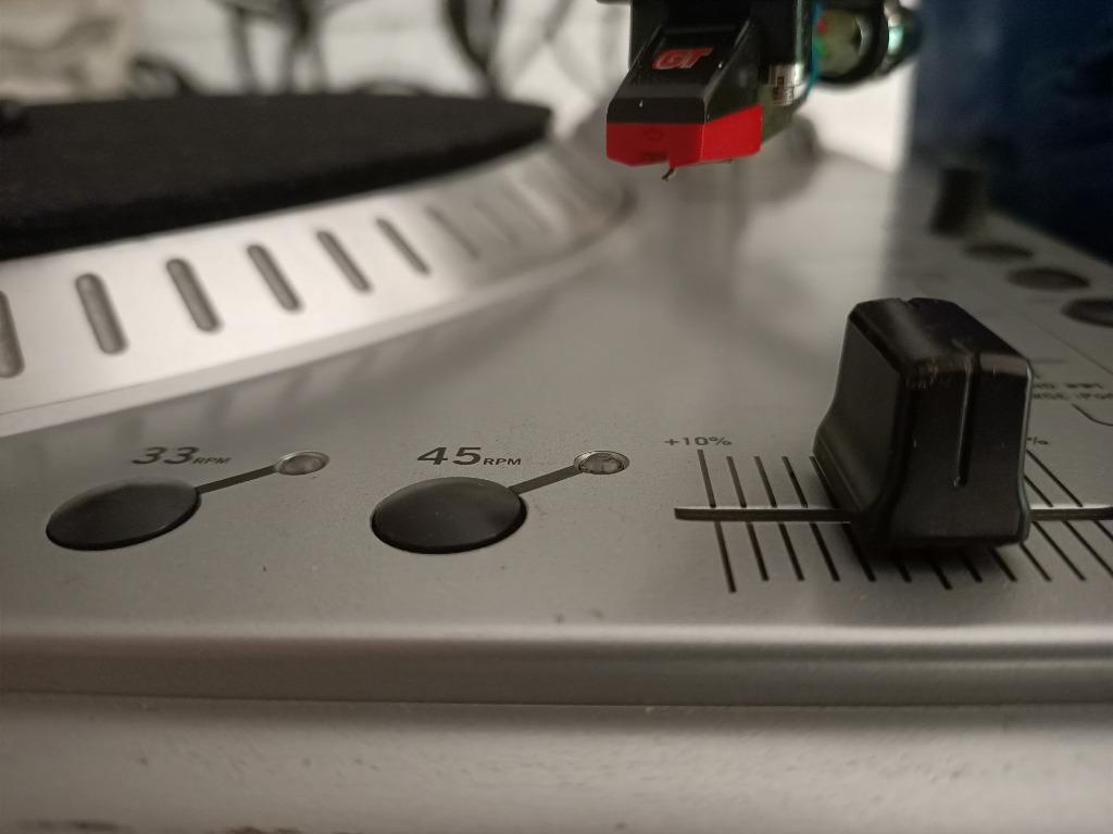 TTi USB Turntable with Pitch Control & Universal Dock, Audio, Other ...