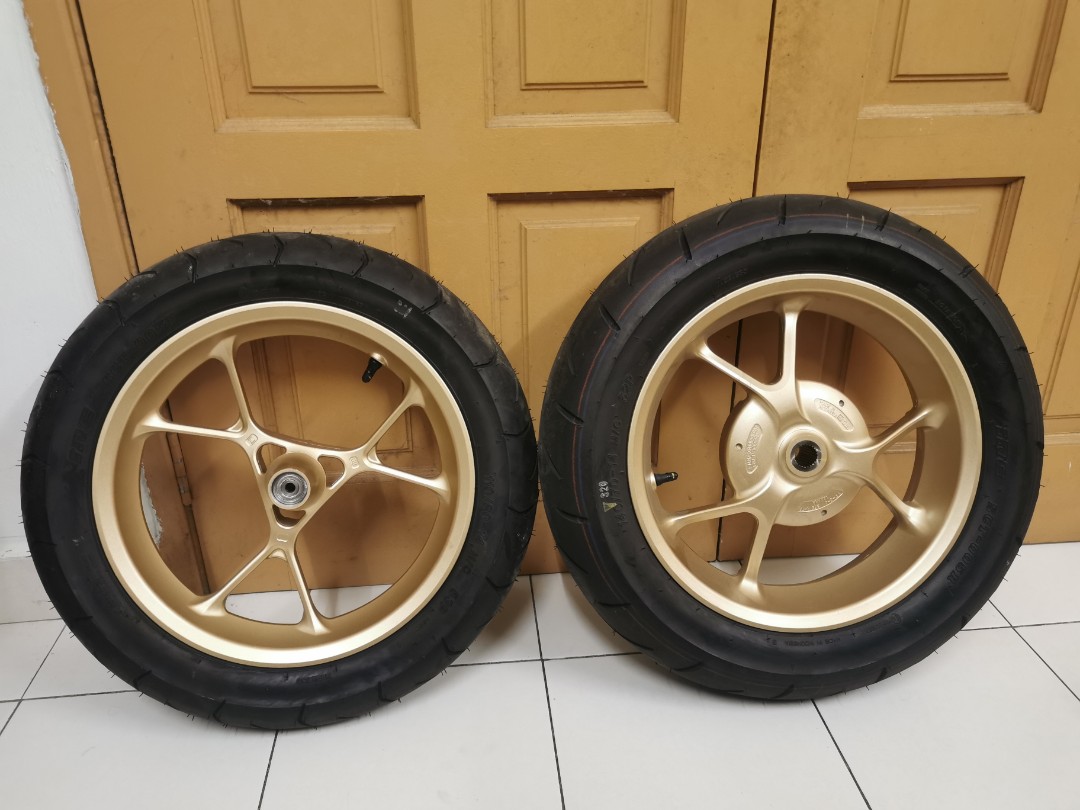 Yamaha NVX original rim with tyre, Motorbikes on Carousell