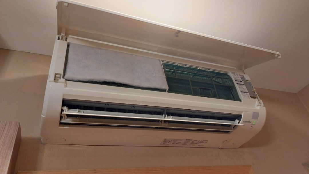 Aircon/Air Cleaner Filter Material (Roll form of 20m x 1m), Furniture ...