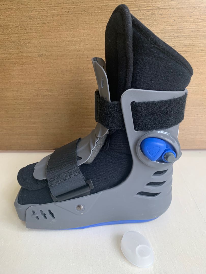 As good as new Aircast boot, Health & Nutrition, Medical Supplies ...
