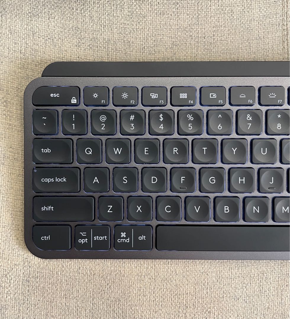 Logitech MX Keys (Graphite Color) - Wireless Illuminated Keyboard ...