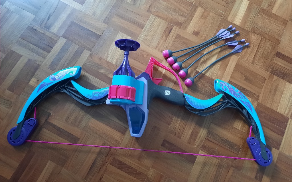 Nerf bow and arrow, Hobbies & Toys, Toys & Games on Carousell