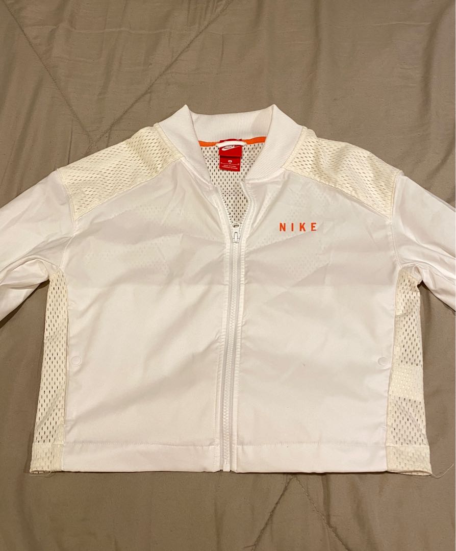 nike cropped running jacket, Women's Fashion, Activewear on Carousell