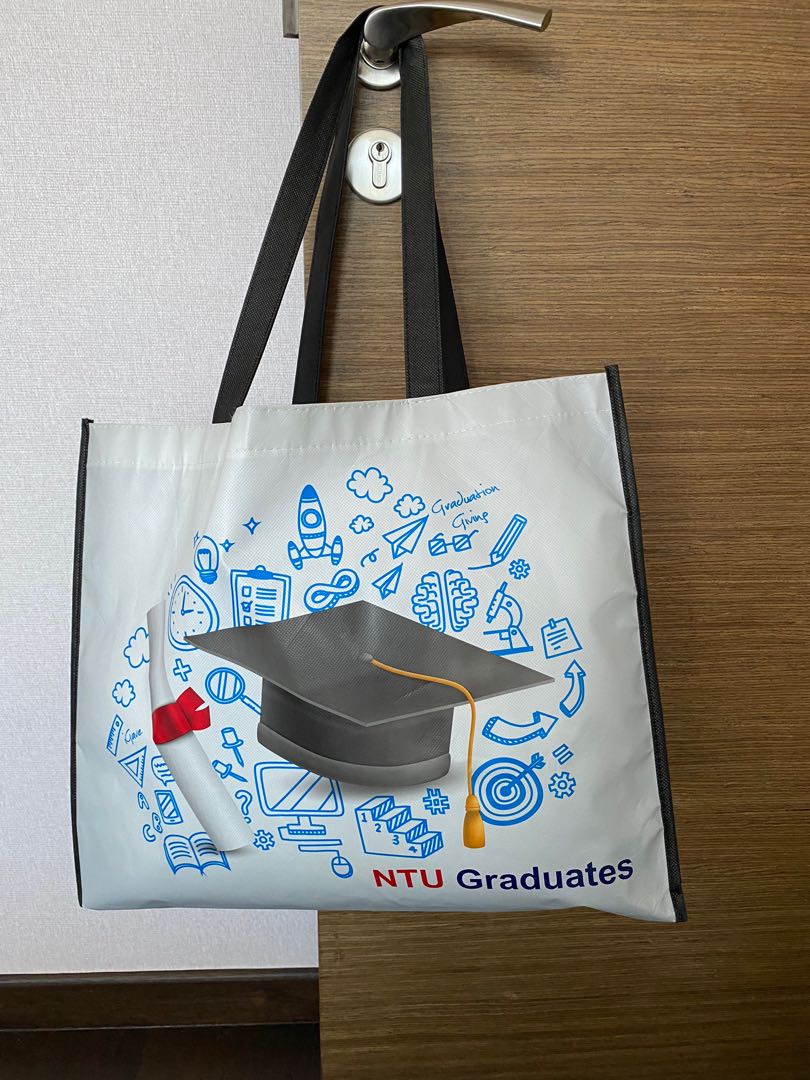 NTU NIE Master graduation gown & cap, Men's Fashion, Coats, Jackets and ...