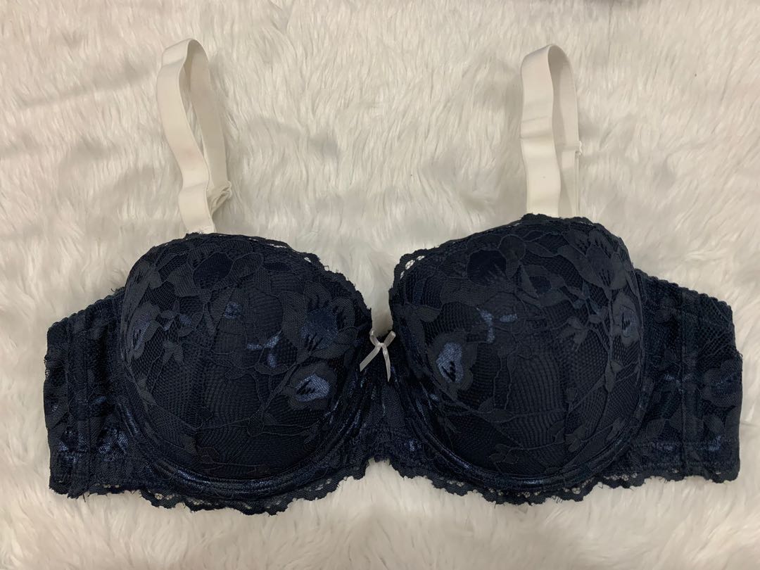Plus Size Bra 40D, Women's Fashion, Undergarments & Loungewear on Carousell