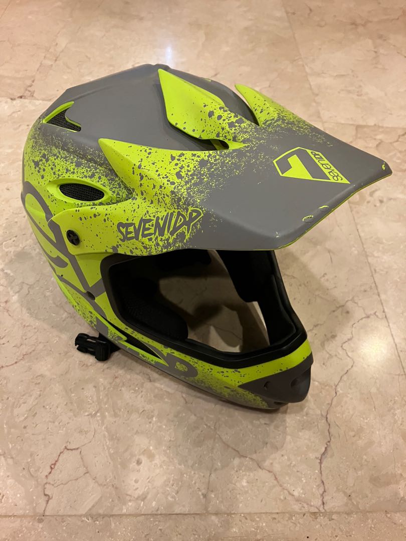 seven idp full face helmet, Sports Equipment, Bicycles & Parts ...