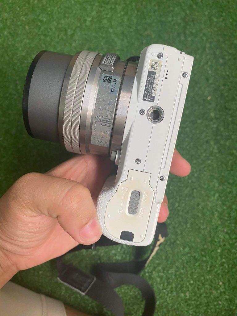 Sony A5000 (White), Photography, Cameras on Carousell
