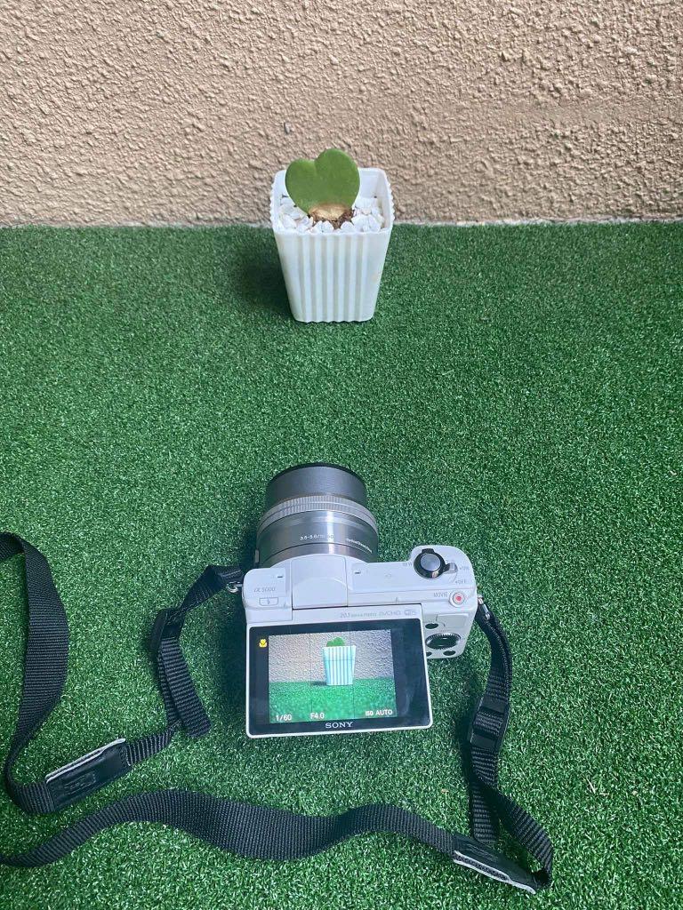 Sony A5000 (White), Photography, Cameras on Carousell
