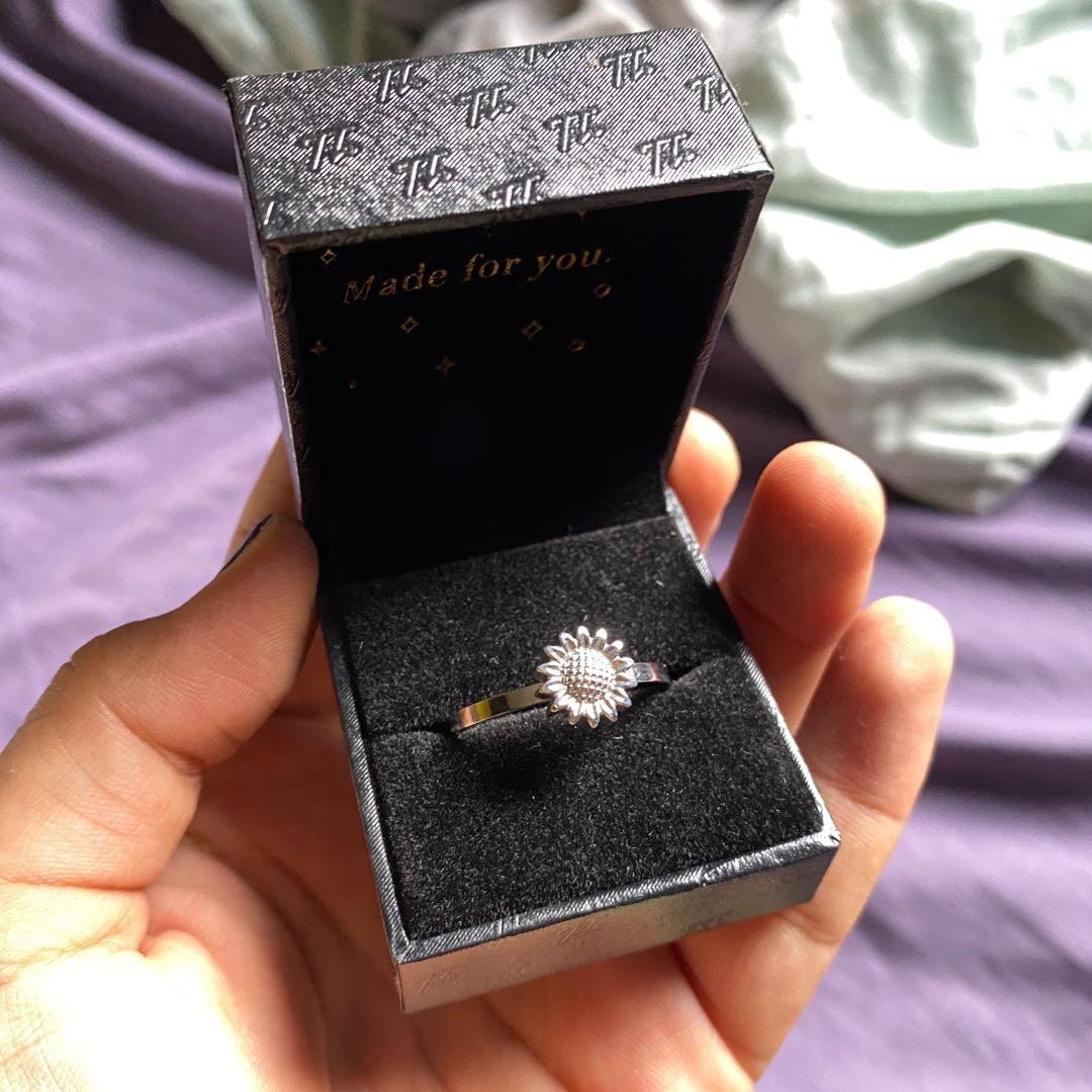 Tala by Kyla TBK Sunflower Fidget Ring, Women's Fashion, Jewelry ...