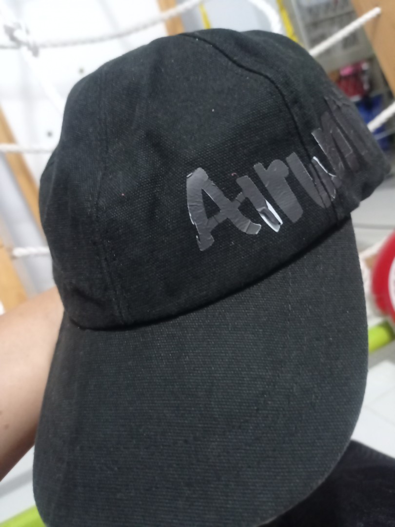 Topi Airwalk Hitam, Fesyen Pria, Aksesoris, Topi di Carousell