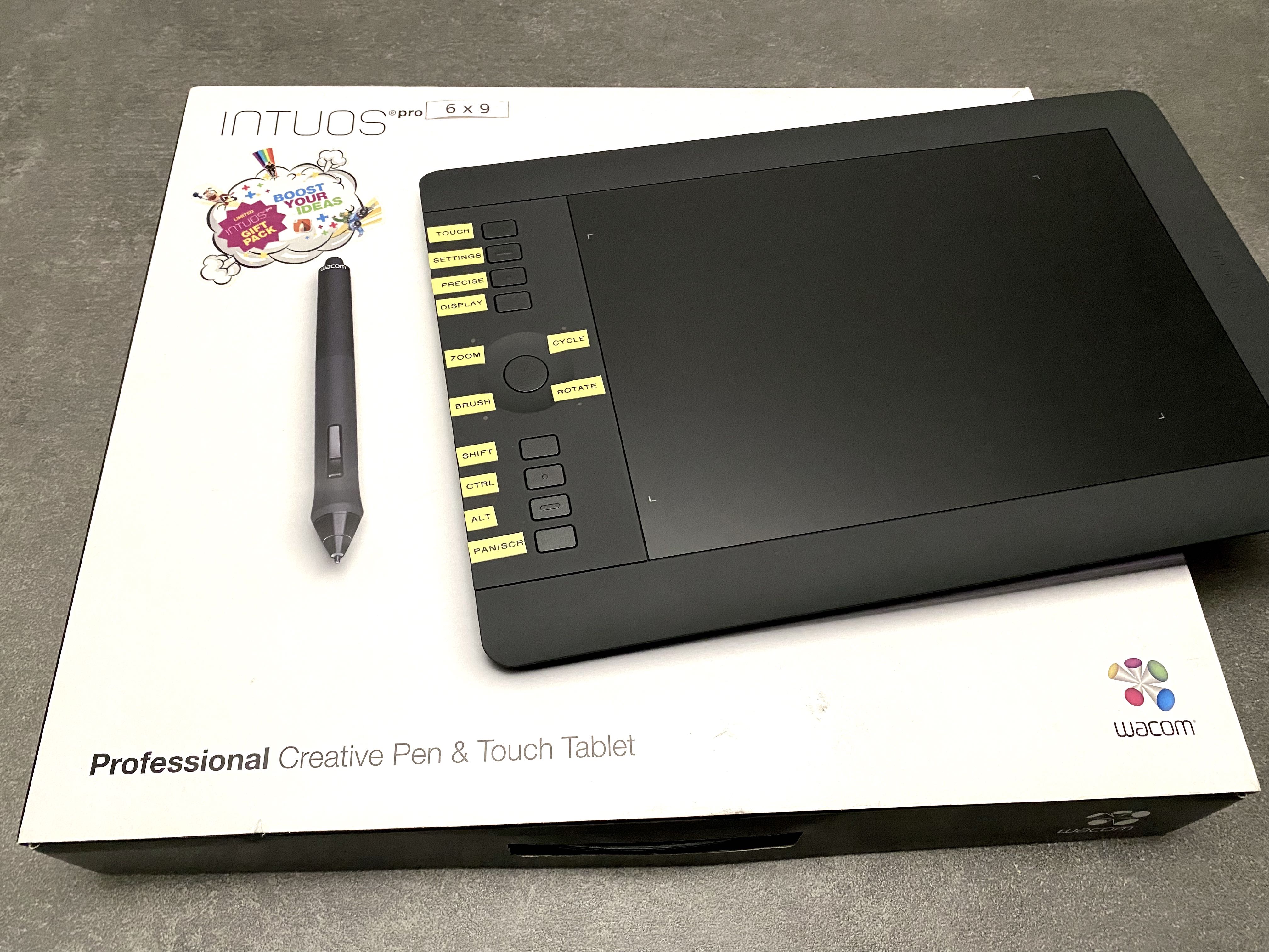 Wacom Intuos 5 Touch Medium PTH-650, Computers & Tech, Parts ...