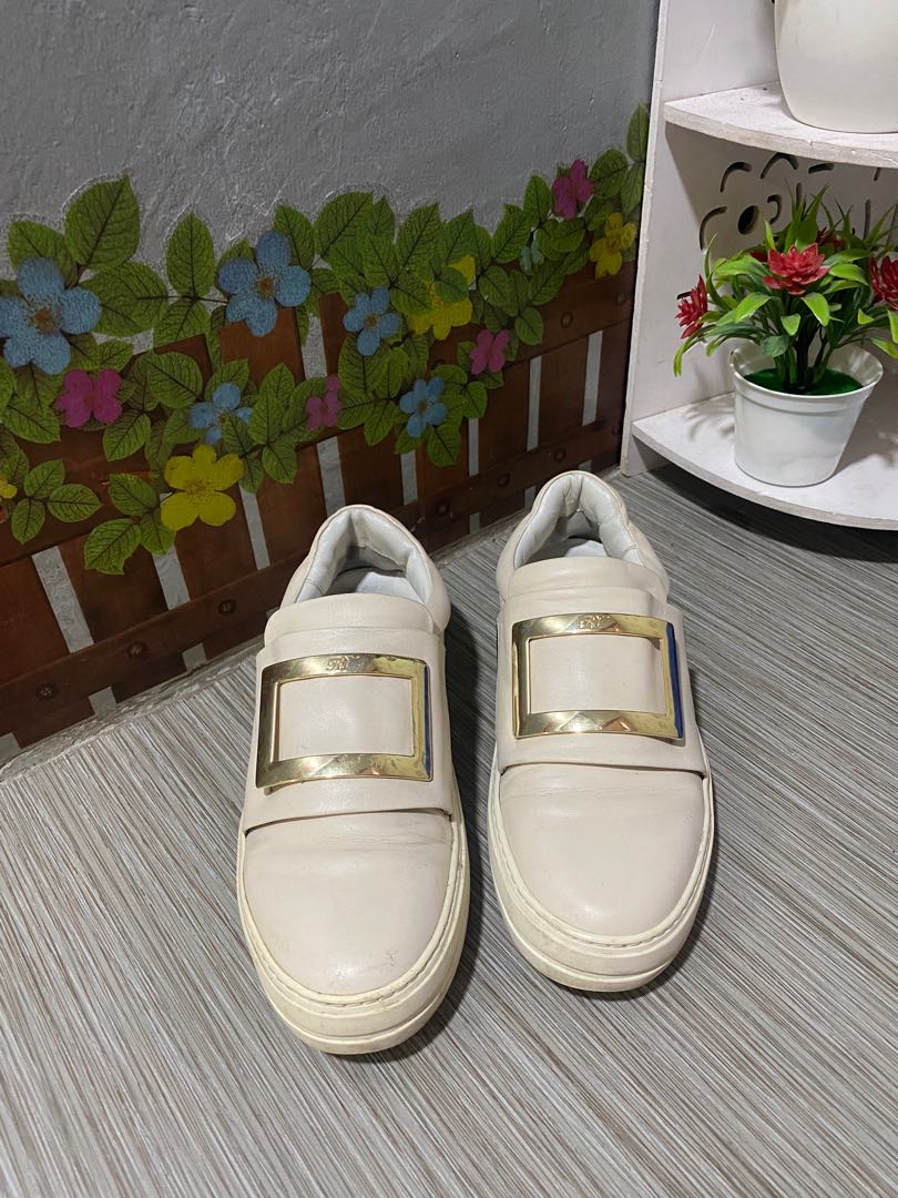 Auth RV Roger vivier 36, Women's Fashion, Footwear, Sneakers on Carousell
