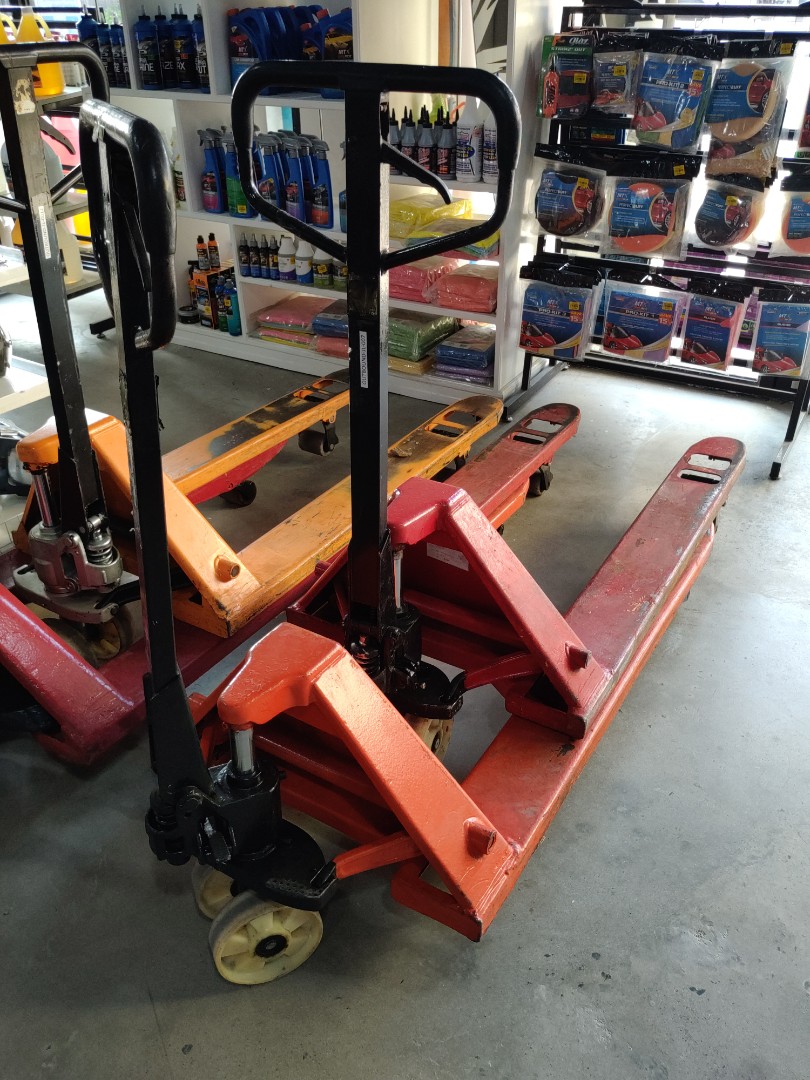 Hand Pallet, Commercial & Industrial, Industrial Equipment on Carousell